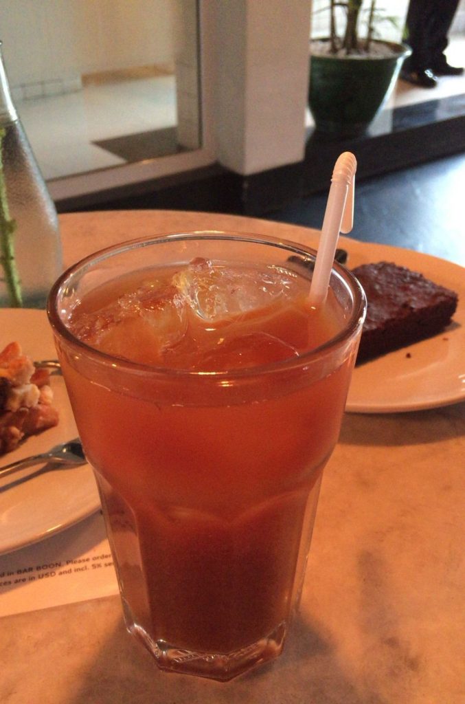 わりと居心地が良いヤンゴンのカフェ「Bar Boon」